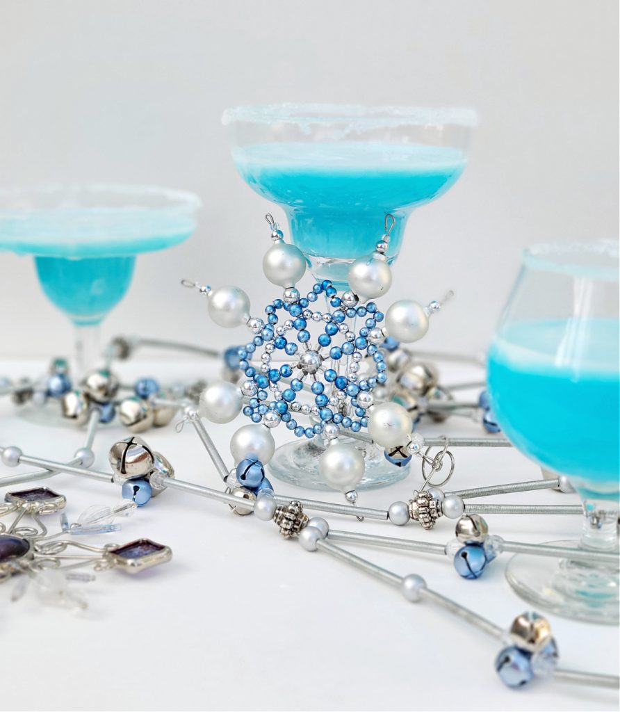 The Blue Frosted Snowflake Cocktail | Elsa's Frozen Snowflake Cocktail