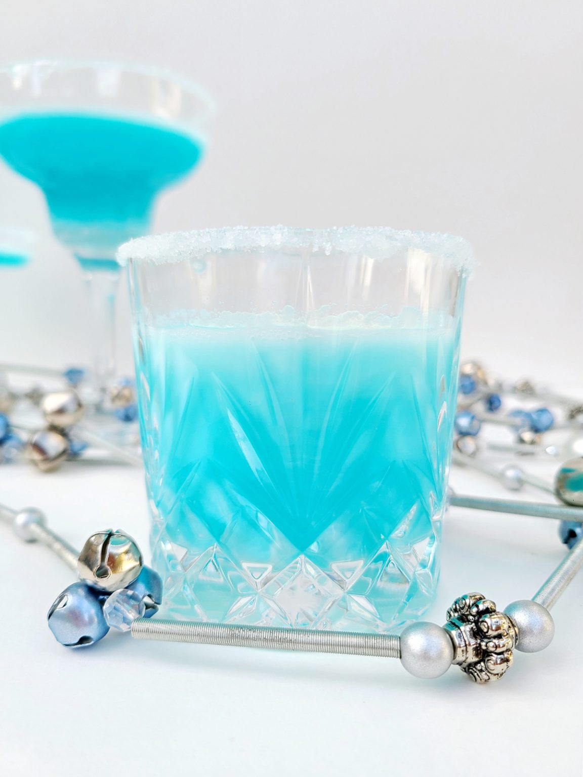 The Blue Frosted Snowflake Cocktail | Elsa's Frozen Snowflake Cocktail