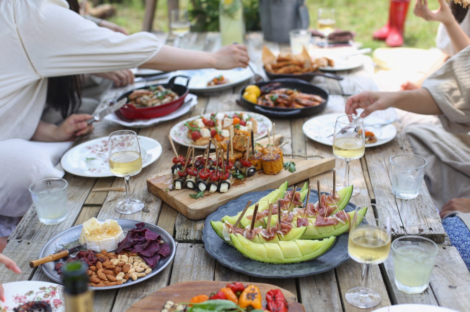 20 Simple Outdoor Entertaining Tips For Summer | Entertaining