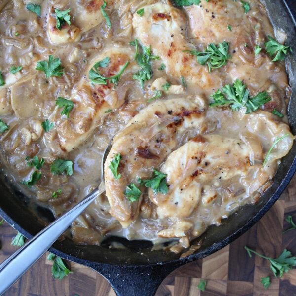 Creamy Chicken and Caramelized Onions Skillet