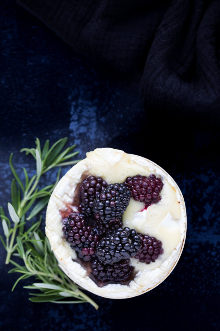 Baked Brie with Blackberries, Garlic and Honey