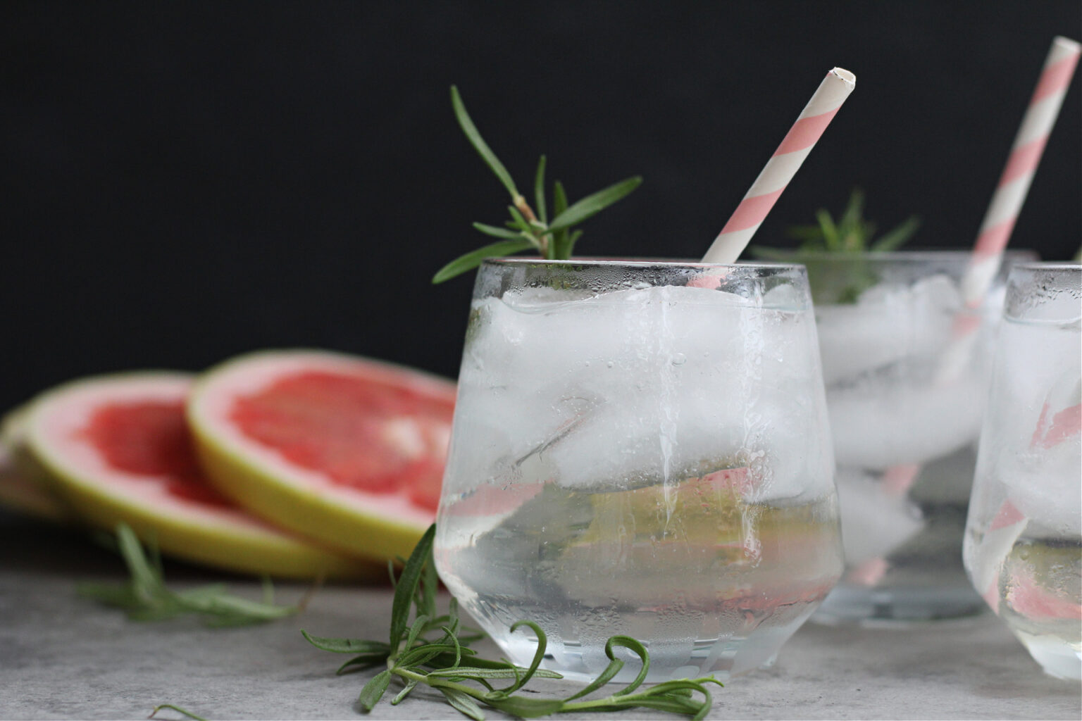 How To Make The Perfect Pummelo Gin Fizz