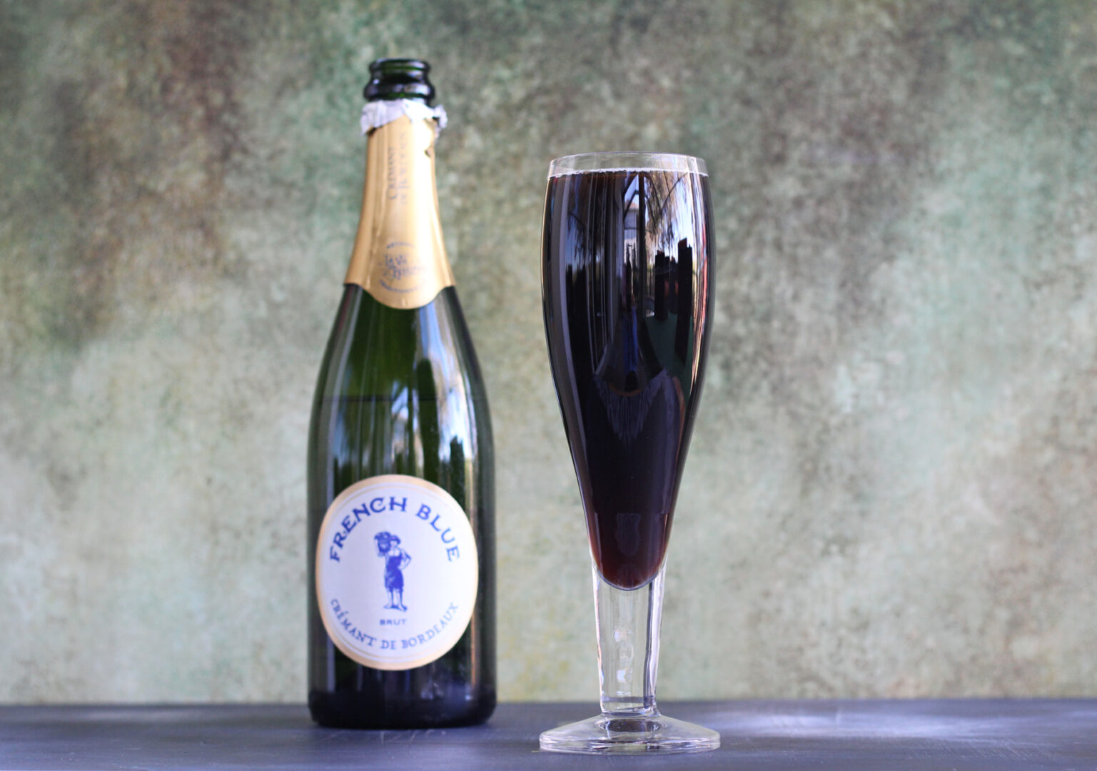 How To Make A Black Velvet Cocktail